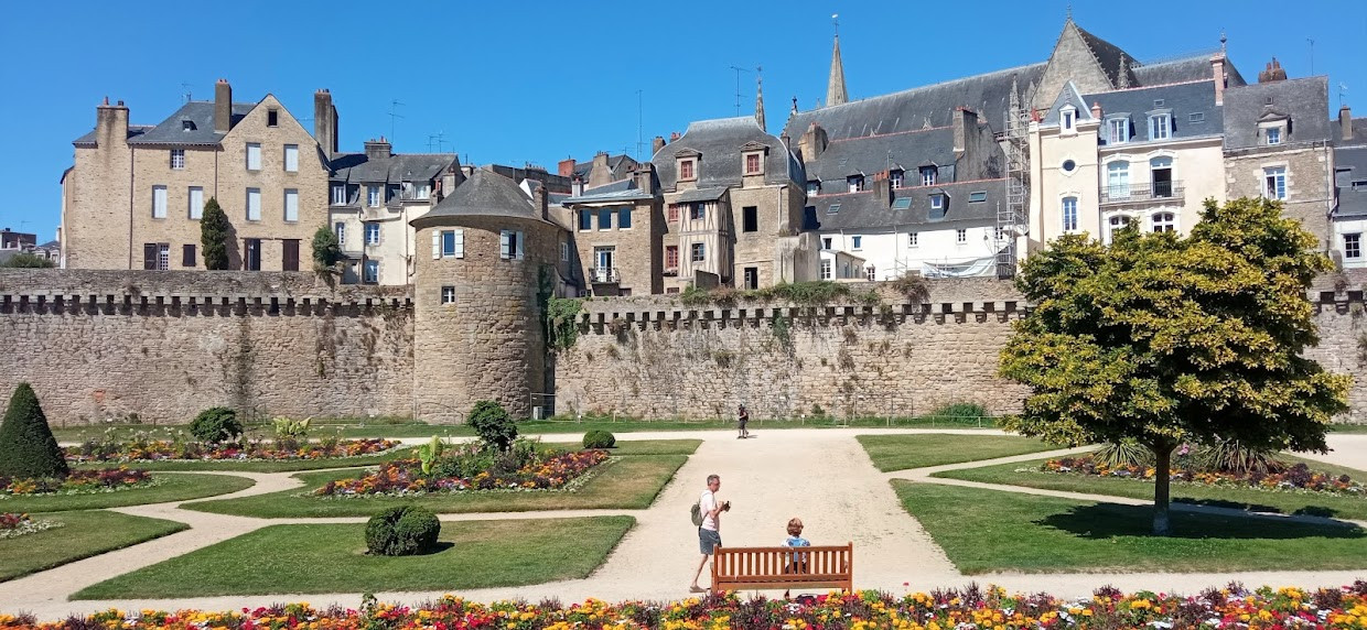 Vannes (Map, Images and Things to do) | Seeker