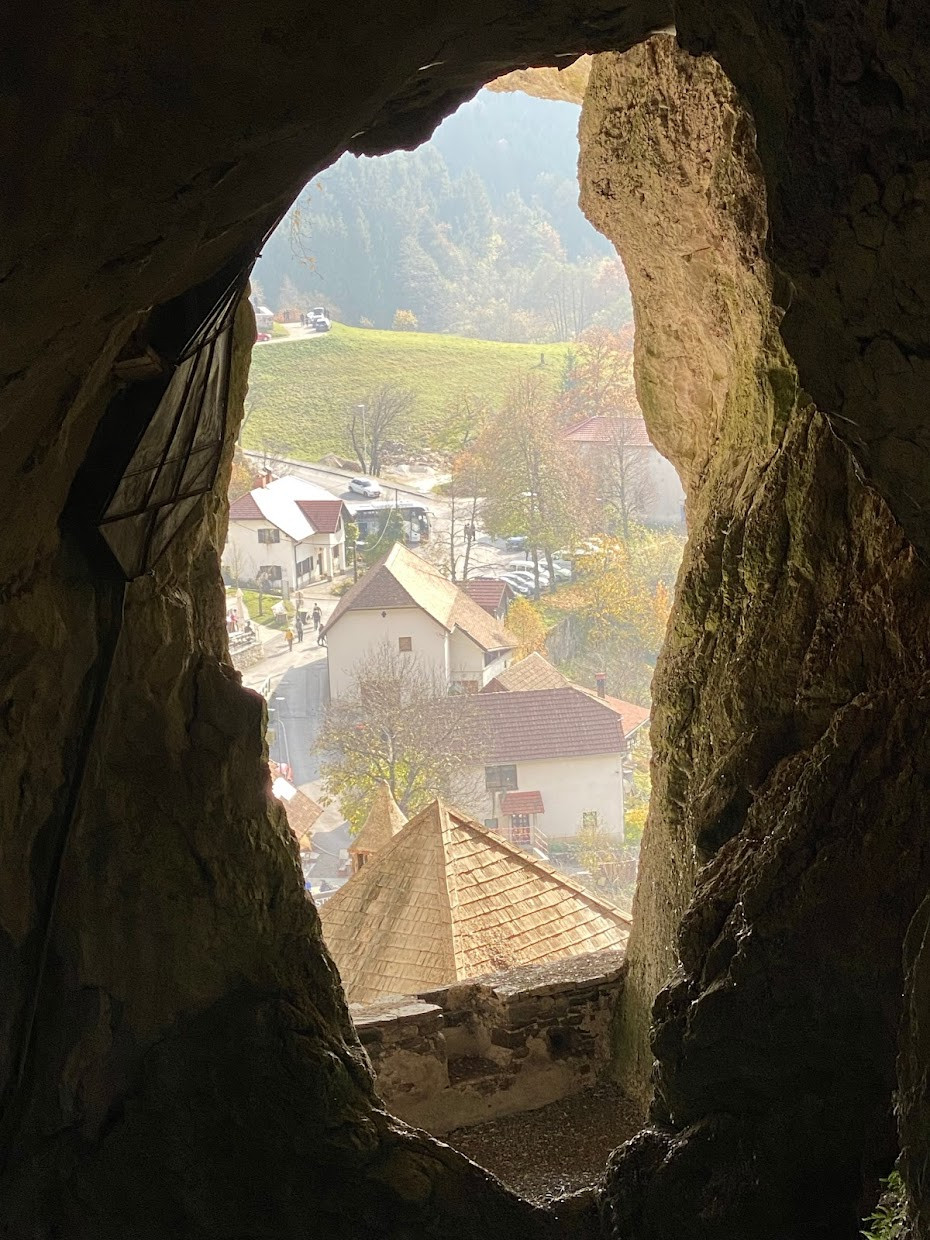 Predjama Castle (Map, Images and Tips) | Seeker